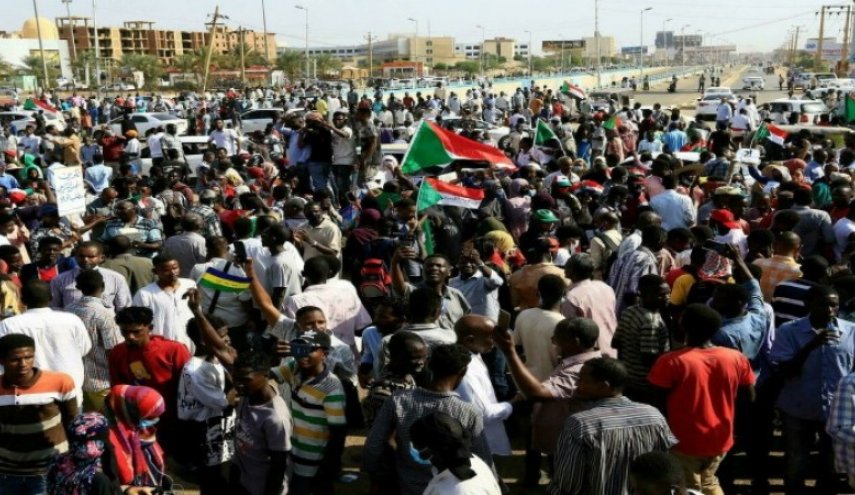 شاهد مسيرة مليونية نصرة للحكومة المدنية في السودان قناة العالم الاخبارية